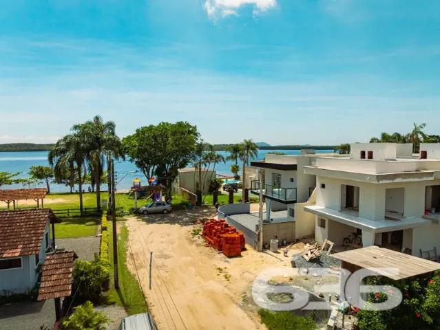 Casa / Sobrado para Venda em Balneário Barra do Sul/SC Pinheiros 3 Quartos