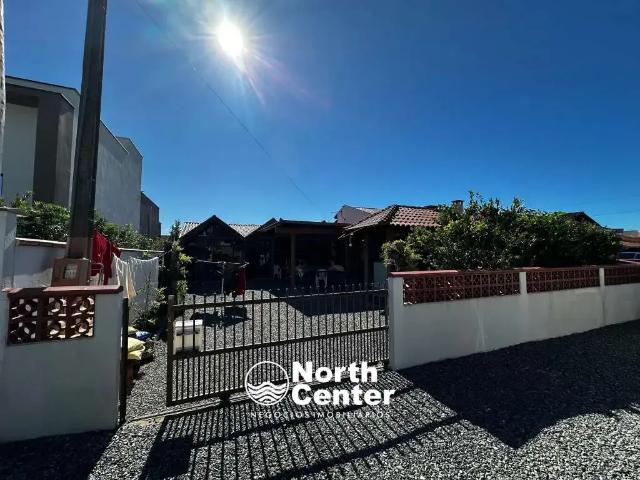 Casa / Sobrado para Venda em Balneário Barra do Sul/SC Pinheiros 3 Quartos