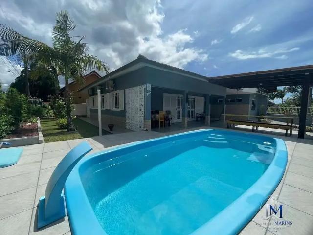 Casa / Sobrado para Venda em Balneário Barra do Sul/SC Pinheiros 4 Quartos