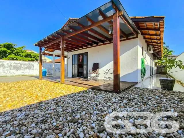 Casa / Sobrado para Venda em Balneário Barra do Sul/SC Pinheiros 4 Quartos