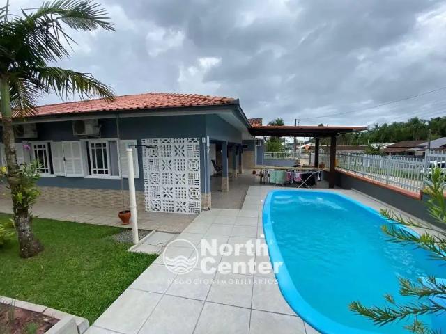 Casa / Sobrado para Venda em Balneário Barra do Sul/SC Pinheiros 4 Quartos