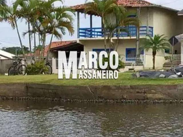 Casa / Sobrado para Venda em Balneário Barra do Sul/SC Pinheiros 4 Quartos