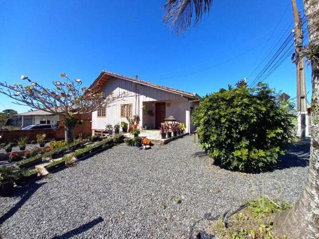Casa / Sobrado para Venda em Balneário Barra do Sul/SC Pinheiros 4 Quartos