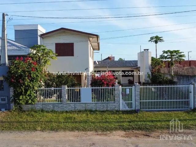 Casa / Sobrado para Venda em Balneário Gaivota/SC Centro 4 Quartos