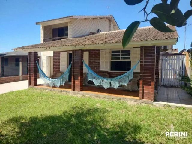 Casa / Sobrado para Venda em Balneário Gaivota/SC Centro 5 Quartos