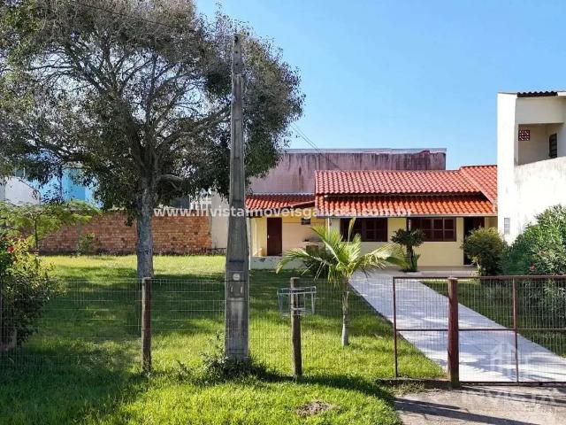 Casa / Sobrado para Venda em Balneário Gaivota/SC Centro 3 Quartos