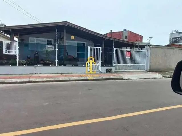 Casa / Sobrado para Venda em Balneário Gaivota/SC Centro 3 Quartos