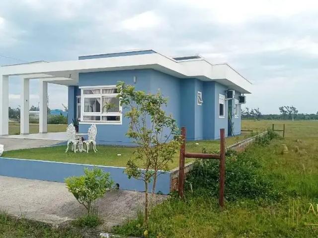 Casa / Sobrado para Venda em Balneário Gaivota/SC Furnas 3 Quartos