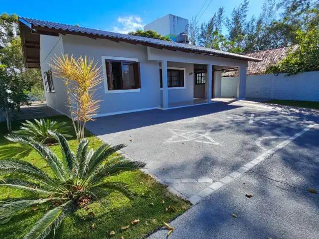Casa / Sobrado para Venda em Balneário Gaivota/SC Praia Turimar 3 Quartos