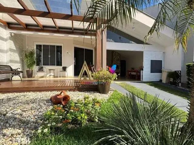Casa / Sobrado para Venda em Balneário Piçarras/SC Centro 3 Quartos