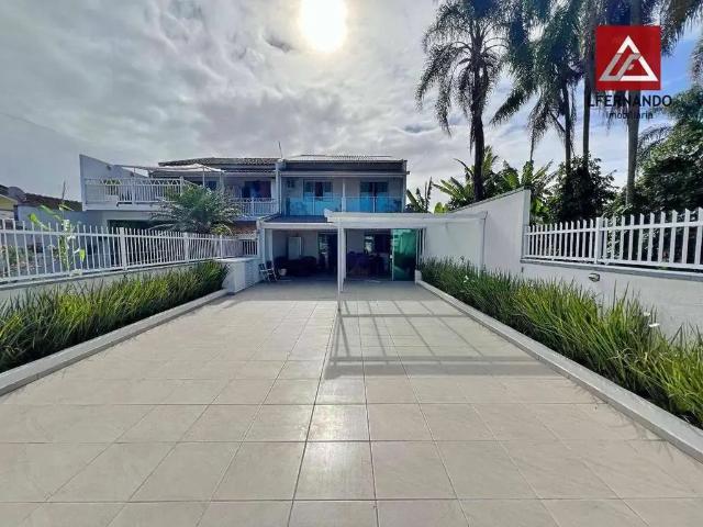 Casa / Sobrado para Venda em Balneário Piçarras/SC Centro 3 Quartos