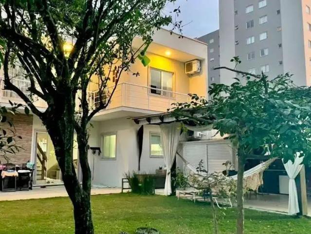 Casa / Sobrado para Venda em Balneário Piçarras/SC Centro 2 Quartos