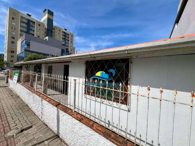 Casa / Sobrado para Venda em Balneário Piçarras/SC Centro 4 Quartos