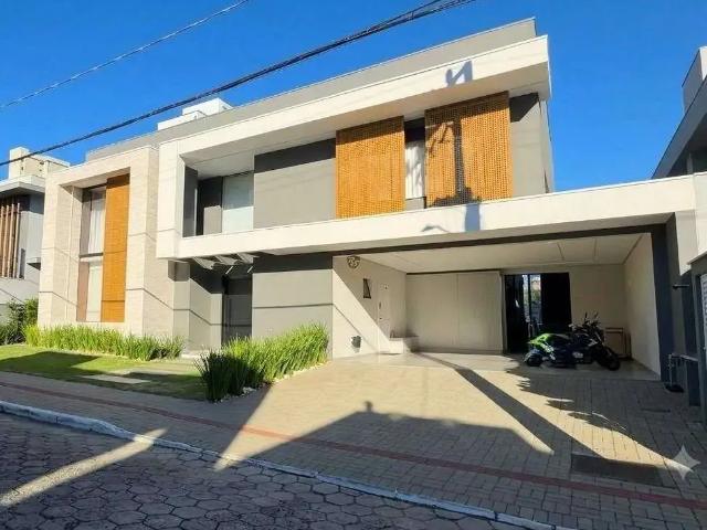 Casa / Sobrado para Venda em Balneário Piçarras/SC Centro 4 Quartos