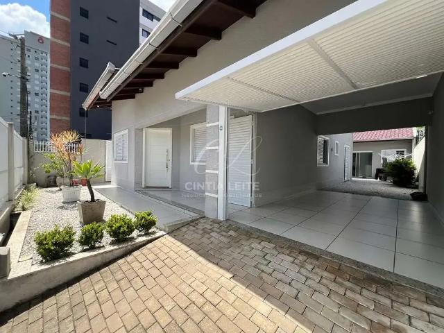 Casa / Sobrado para Venda em Balneário Piçarras/SC Itacolomi 3 Quartos
