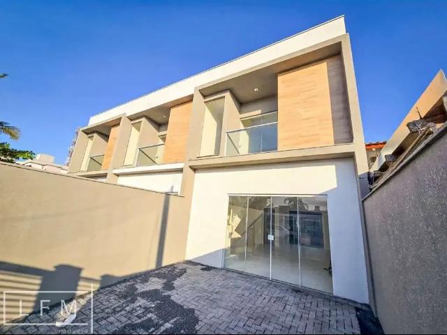 Casa / Sobrado para Venda em Balneário Piçarras/SC Itacolomi 3 Quartos