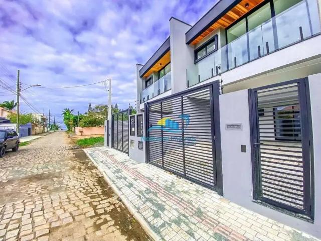 Casa / Sobrado para Venda em Balneário Piçarras/SC Itacolomi 3 Quartos