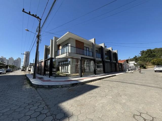 Casa / Sobrado para Venda em Balneário Piçarras/SC Itacolomi 3 Quartos