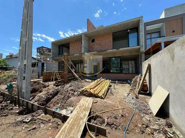 Casa / Sobrado para Venda em Balneário Piçarras/SC Itacolomi 3 Quartos