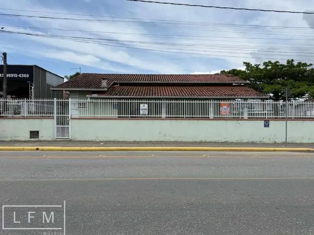 Casa / Sobrado para Venda em Balneário Piçarras/SC Itacolomi 3 Quartos