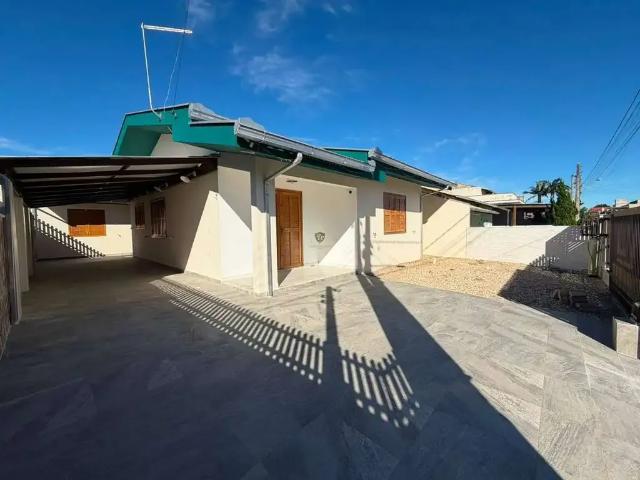 Casa / Sobrado para Venda em Balneário Piçarras/SC Itacolomi 3 Quartos