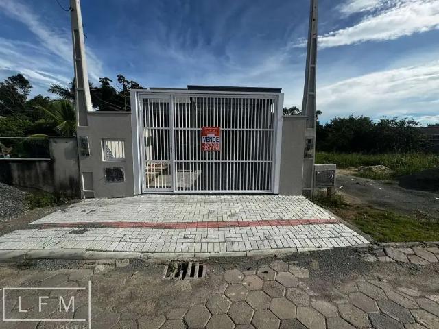 Casa / Sobrado para Venda em Balneário Piçarras/SC Itacolomi 2 Quartos