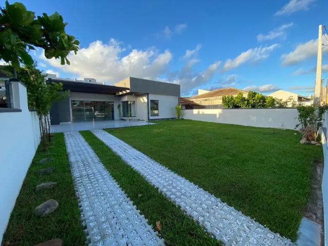 Casa / Sobrado para Venda em Balneário Piçarras/SC Itacolomi 2 Quartos