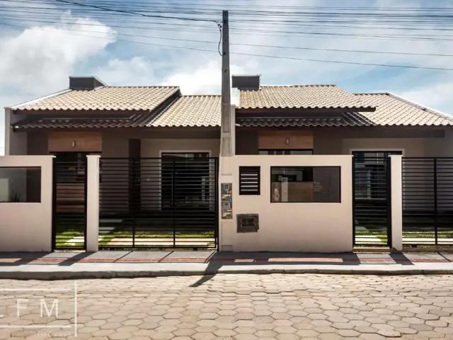 Casa / Sobrado para Venda em Balneário Piçarras/SC Itacolomi 2 Quartos