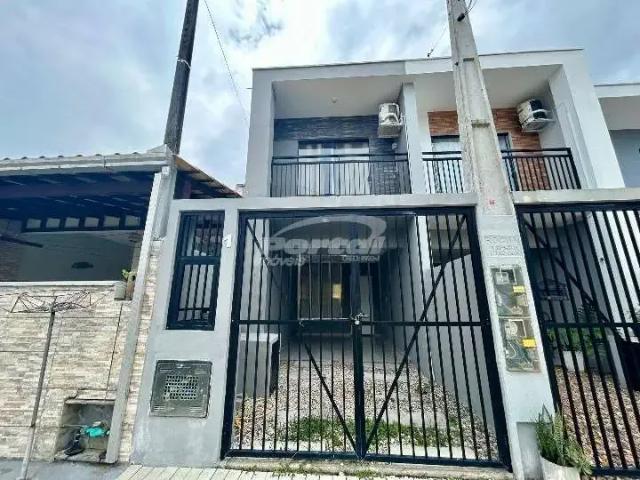 Casa / Sobrado para Venda em Balneário Piçarras/SC Itacolomi 2 Quartos