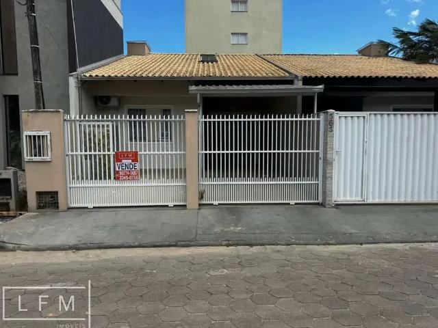 Casa / Sobrado para Venda em Balneário Piçarras/SC Itacolomi 2 Quartos