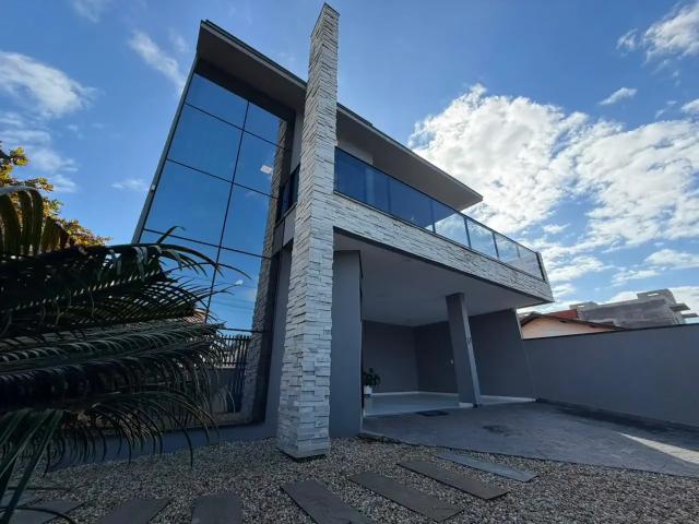 Casa / Sobrado para Venda em Balneário Piçarras/SC Itacolomi 4 Quartos