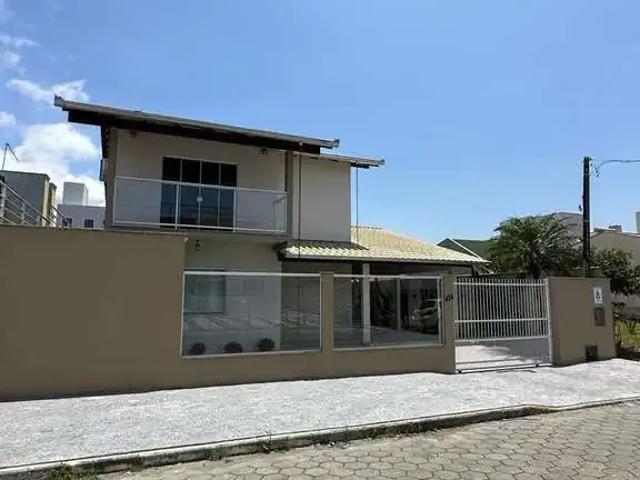 Casa / Sobrado para Venda em Balneário Piçarras/SC Itacolomi 5 Quartos