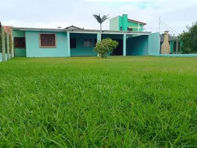 Casa / Sobrado para Venda em Balneário Pinhal/RS Centro 3 Quartos