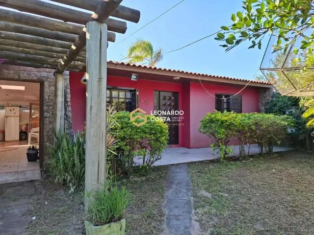 Casa / Sobrado para Venda em Balneário Pinhal/RS Centro 3 Quartos