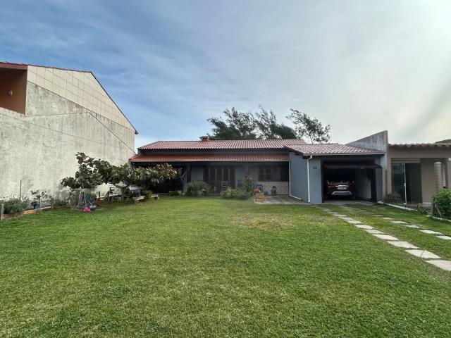 Casa / Sobrado para Venda em Balneário Pinhal/RS Centro 3 Quartos