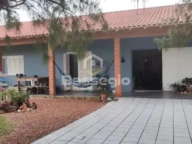 Casa / Sobrado para Venda em Balneário Pinhal/RS Centro 3 Quartos