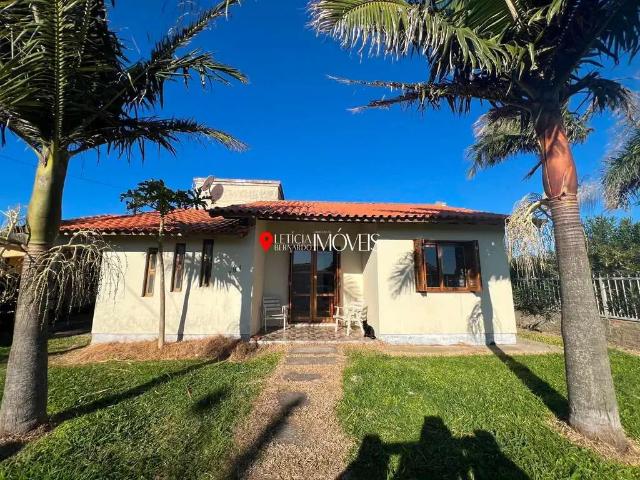 Casa / Sobrado para Venda em Balneário Pinhal/RS Centro 3 Quartos