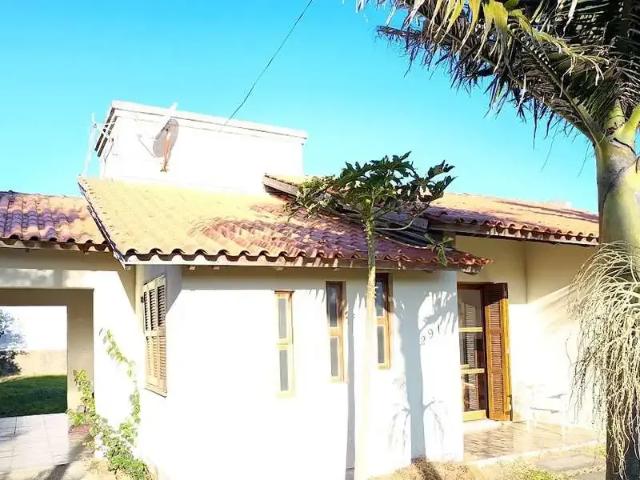 Casa / Sobrado para Venda em Balneário Pinhal/RS Centro 3 Quartos