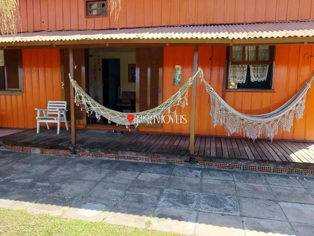 Casa / Sobrado para Venda em Balneário Pinhal/RS Centro 3 Quartos