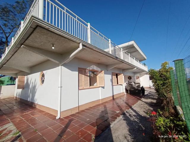 Casa / Sobrado para Venda em Balneário Pinhal/RS Centro 3 Quartos