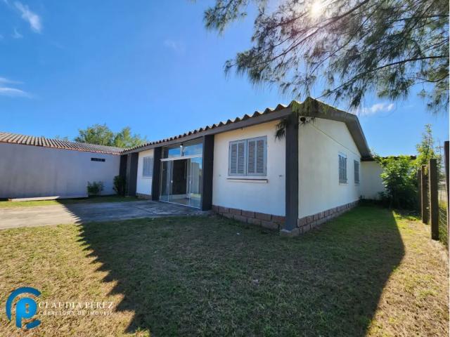 Casa / Sobrado para Venda em Balneário Pinhal/RS Centro 3 Quartos