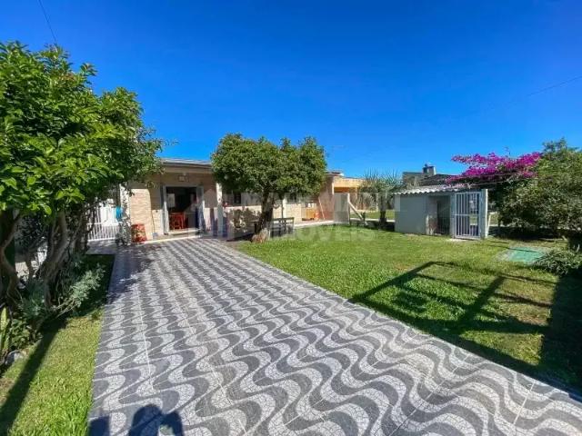 Casa / Sobrado para Venda em Balneário Pinhal/RS Praia Do Magistério 4 Quartos