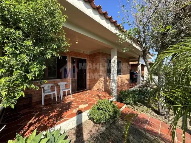 Casa / Sobrado para Venda em Balneário Pinhal/RS Praia Do Magistério 3 Quartos