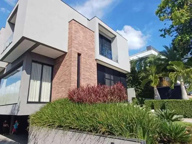 Casa / Sobrado para Venda em Barueri/SP Centro Comercial Jubran 4 Quartos