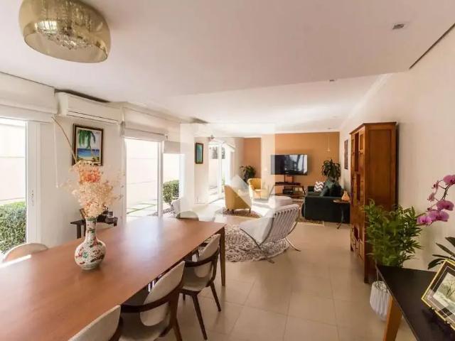 Casa / Sobrado para Venda em Barueri/SP Alphaville 4 Quartos