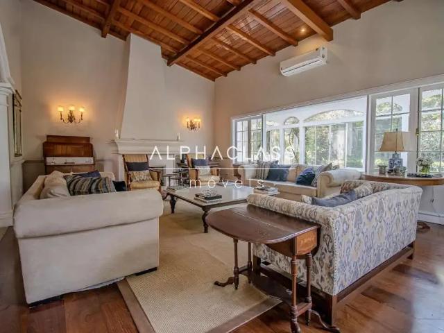 Casa / Sobrado para Venda em Barueri/SP Alphaville 4 Quartos