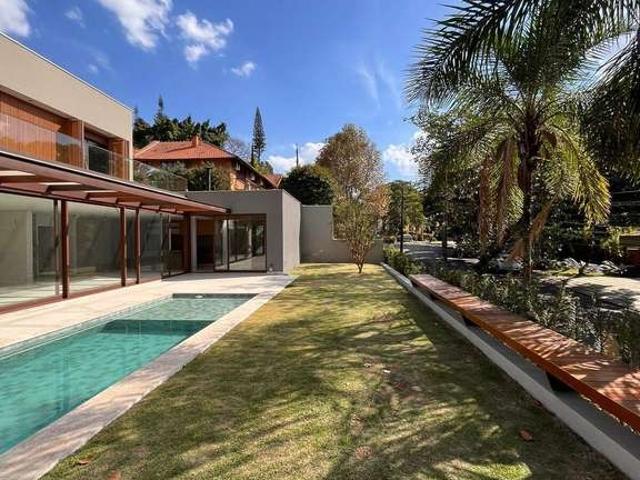 Casa / Sobrado para Venda em Barueri/SP Alphaville 4 Quartos