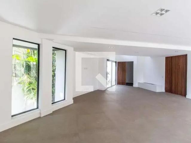 Casa / Sobrado para Venda em Barueri/SP Alphaville 4 Quartos