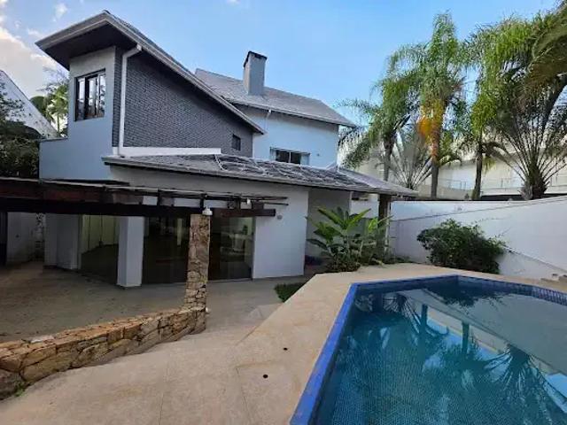 Casa / Sobrado para Venda em Barueri/SP Alphaville 4 Quartos