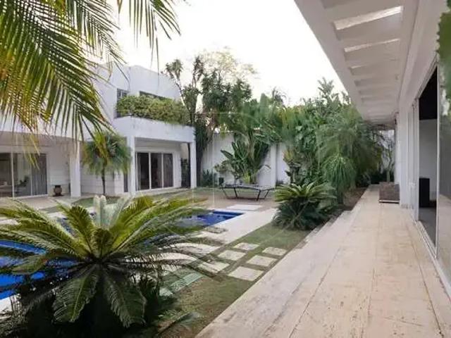 Casa / Sobrado para Venda em Barueri/SP Alphaville 5 Quartos